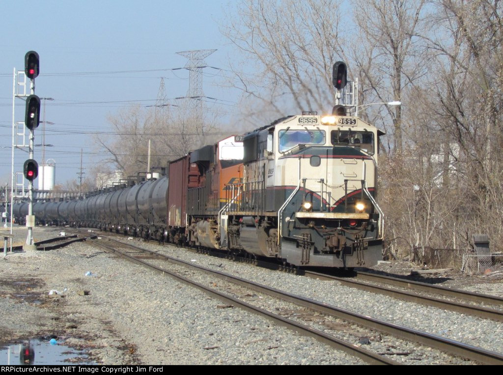 BNSF 9695